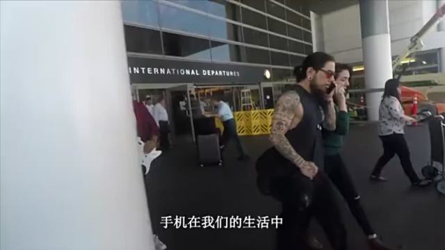 智能手表震撼上市,手机也能戴手上,网友:太酷炫了