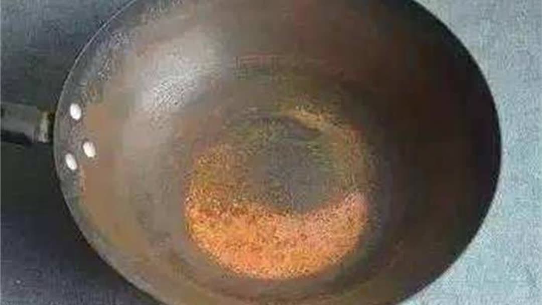 今天才知道,废旧铁锅很“值钱”,一年能省好几百,学会不吃亏!