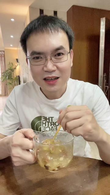 今天吃藕粉了吗坚果藕粉红枣坚果银耳羹