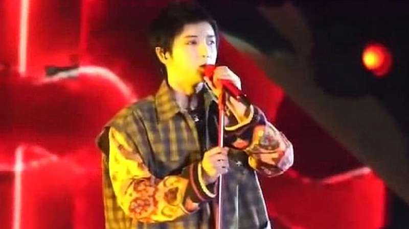 2019跨年演唱会,华晨宇《七重人格》现场太沸腾了!