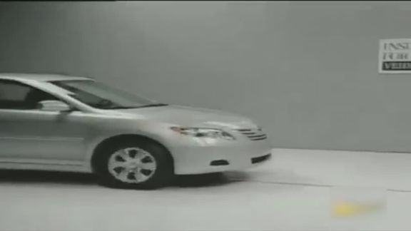 丰田轿车做碰撞测试,然而这结果谁都想不到!