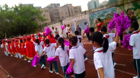 同庆中心学校仪仗队表演之水埠小学一行