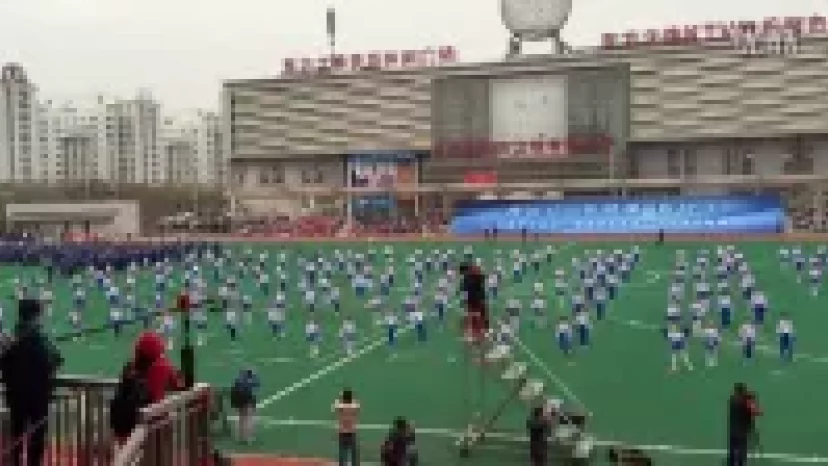 2015开发区运动会开幕式国际学校TIS啦啦操表演