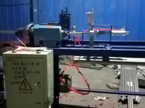 晾衣架杆切管机 气动切管机 无锯片高速钢管下料机视频