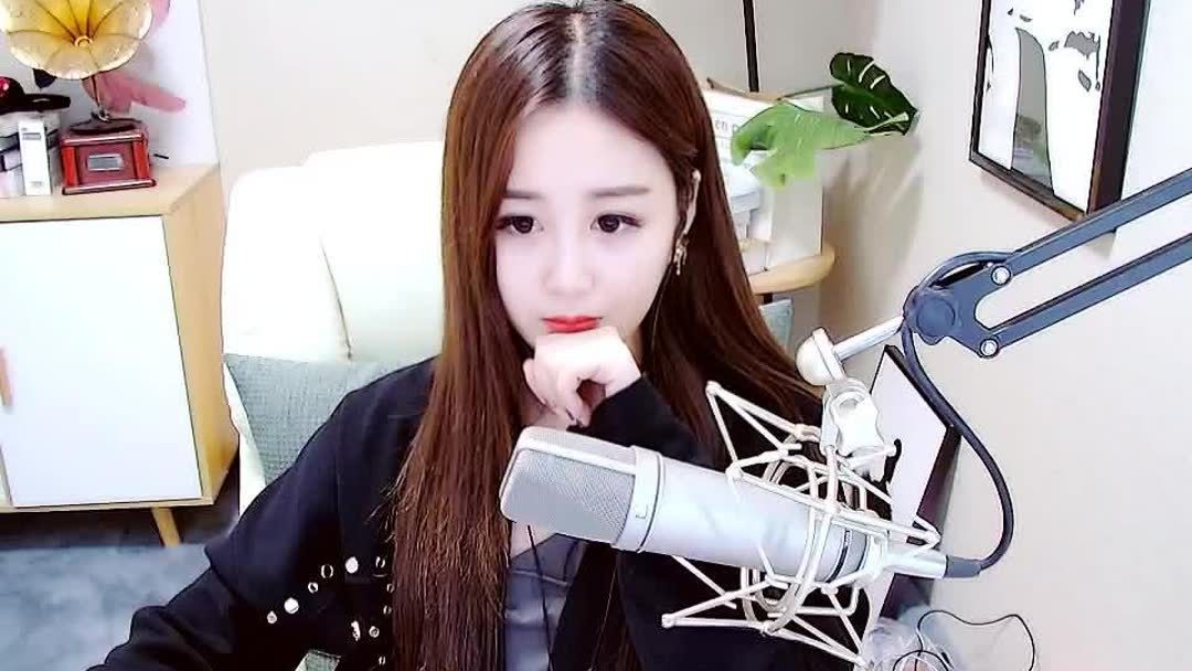 璐璐一首江映蓉的《练习题》,歌曲里感情真挚,歌声动人!