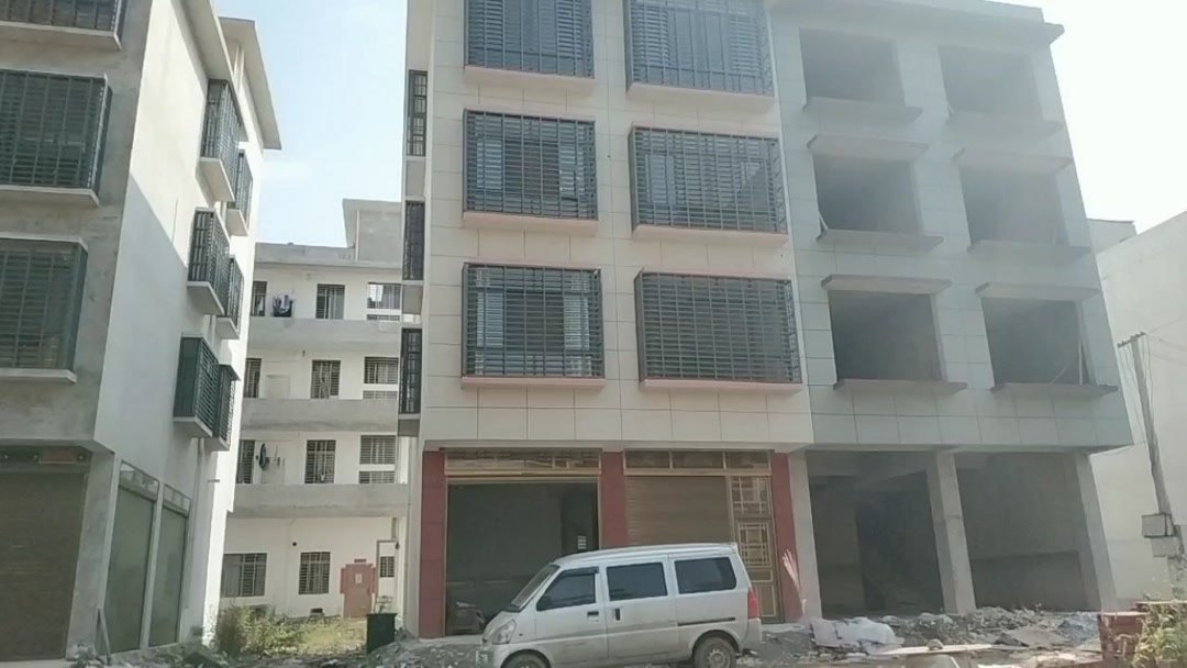 农村自建房开间7米X11米,只能前后留窗,如何设计户型