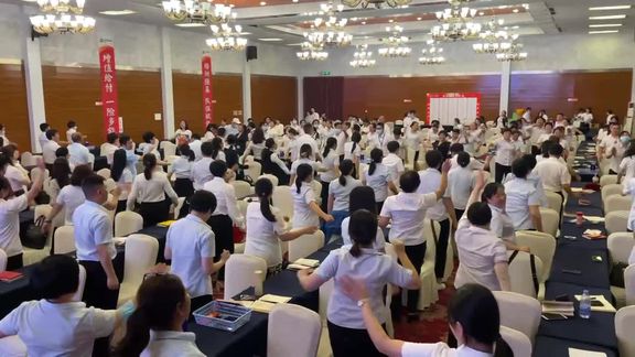 #企业管理培训 晚间学习累了,集体一起做运动。晚安!