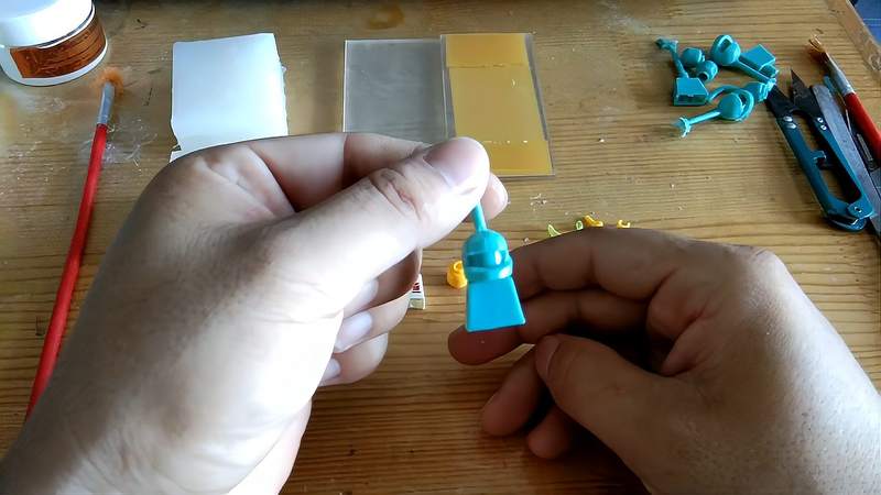 乐高积木玩偶的蜡模制作出来了,大家看看效果