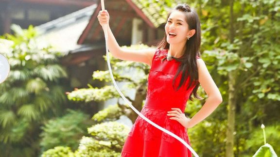 谢娜模仿秀合集:谢娜神模仿费玉清唱歌,搞笑还原经典容嬷嬷