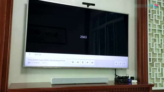 把4K智能电视插上传统的网线以后,对比wifi流畅度