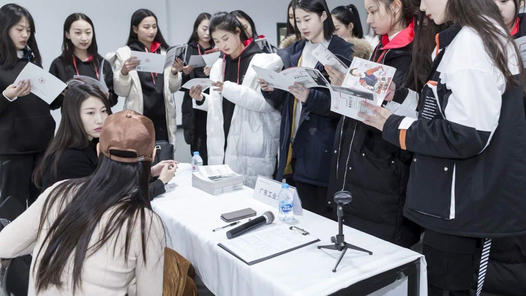 高中生文化成绩不好,也没学过什么,能不能报艺术类