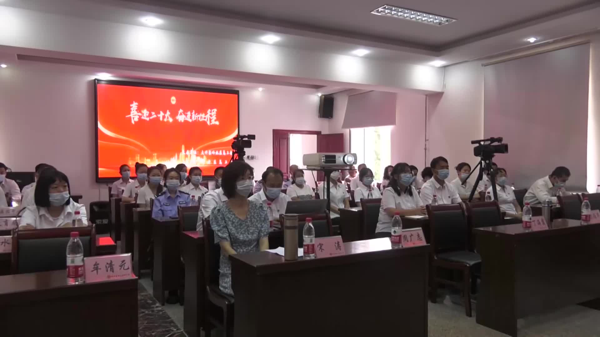 【视频】讲述先进事迹 弘扬劳模精神