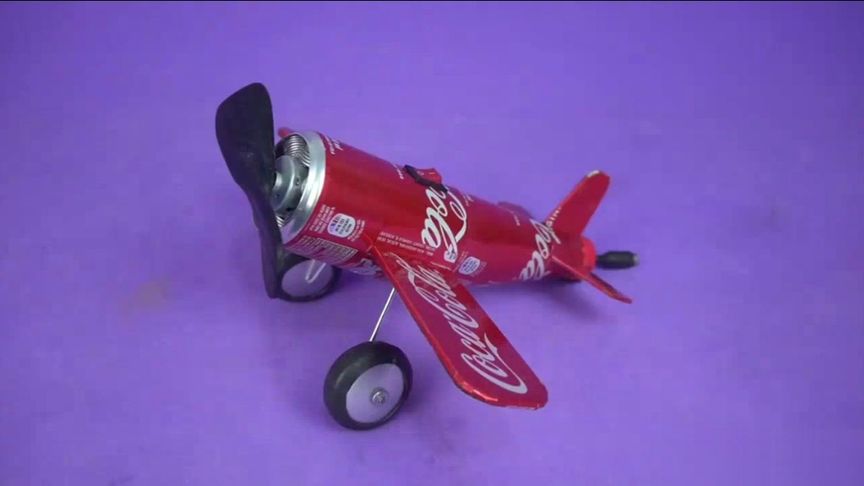 喝完饮料的易拉罐不要扔, 简单教你制作飞机模型!