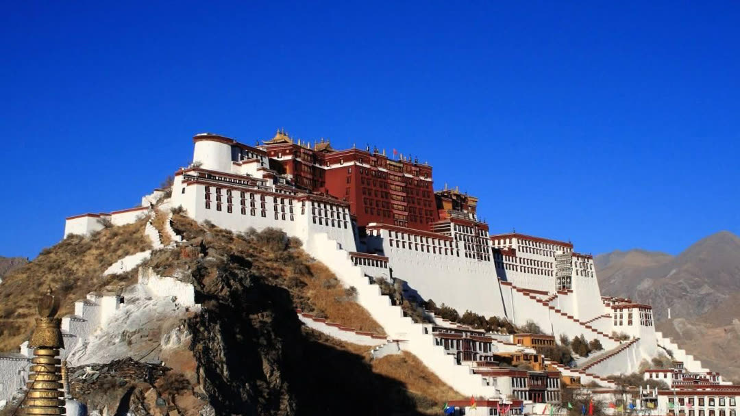 建布达拉宫用了30多吨黄金,都用在哪里了?不愧是古代建筑奇迹