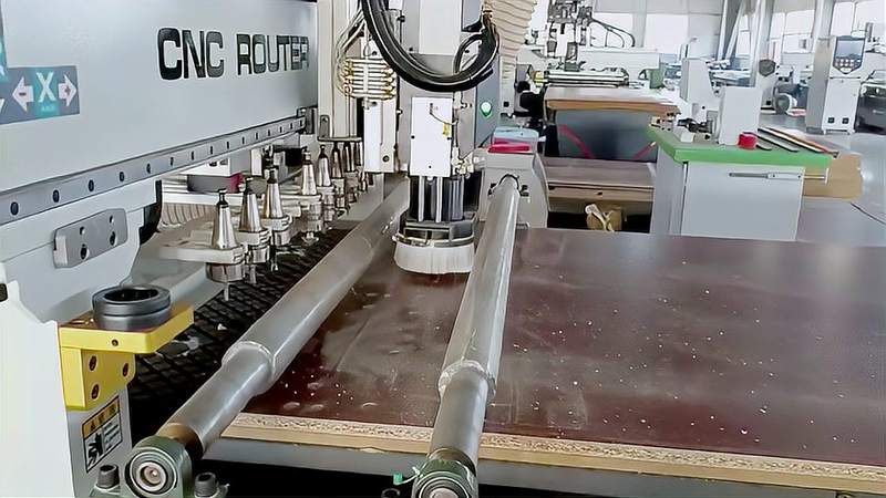 B2直排换刀开料机全自动木工加工中心板式家具生产线设备