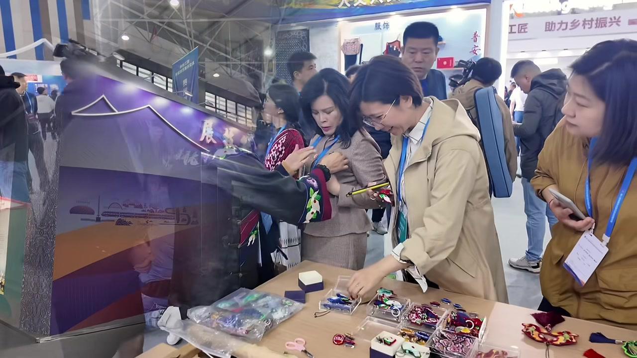 5月10日,为期3天的第二届全国乡村振兴职业技能大赛在贵阳闭幕。...