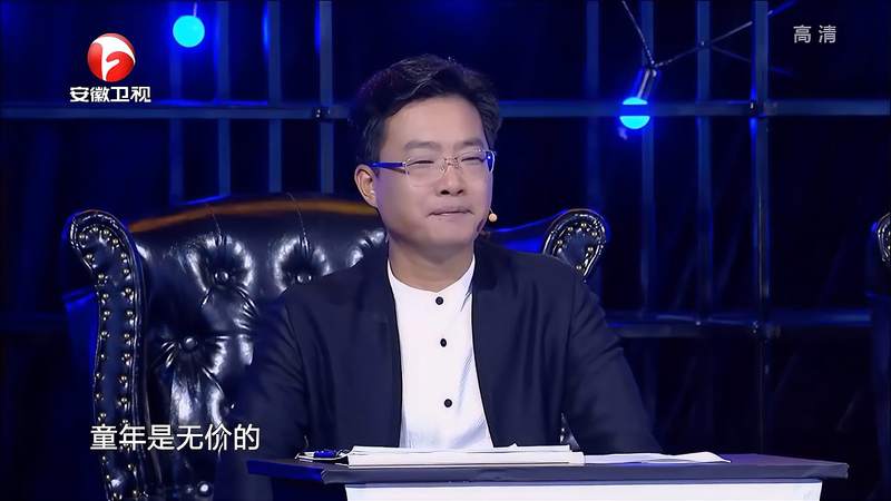 五岁小女孩登台表演小动物,奶萌奶萌的,特别受欢迎|少年