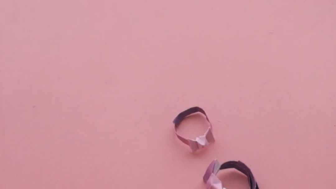 简单的折纸戒指,几个步骤就完成,1张纸能折出好多个!