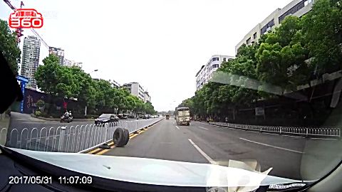 猜猜轮子会往哪边滚?(这是我当时的想法)
