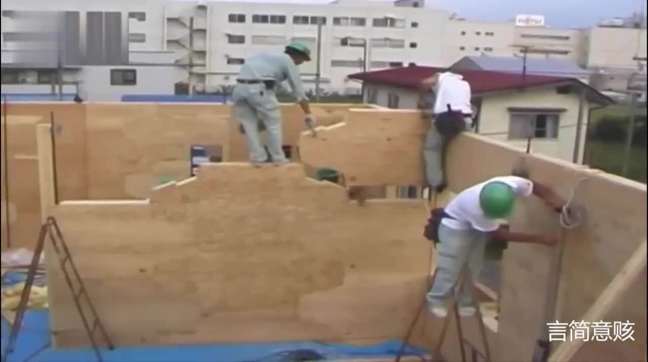 惊呆了,日本人建造这栋木质房子没用到一颗钉子,完全是搭积木的感觉