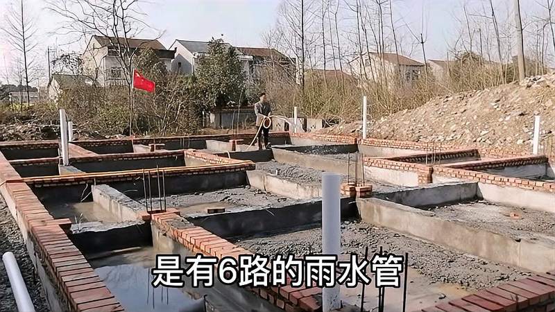 农村自建房,屋面排水应该怎样布管,才比较好?
