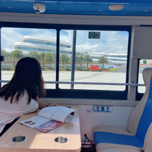 需要努力学习的小妞 