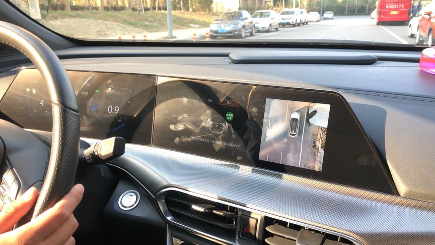 长安uni-T自动泊车,