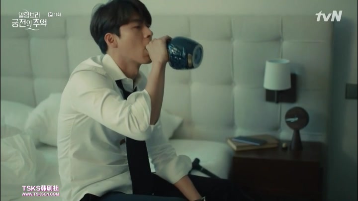 【阿尔罕布拉宫的回忆】第11集代表想重新启动服务器就世珠,被众人...