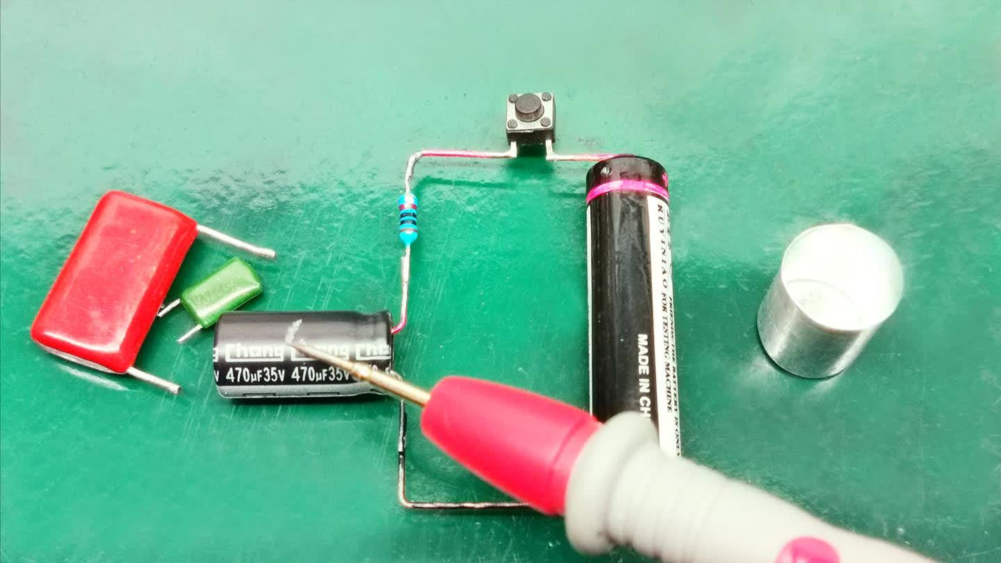 永远充不满的电容,咋回事?充电五分钟,通话两小时,不是黑科技