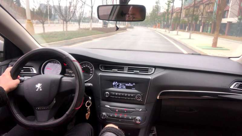 手动挡车怎么开,每天摸车2小时水平,欢迎指正!