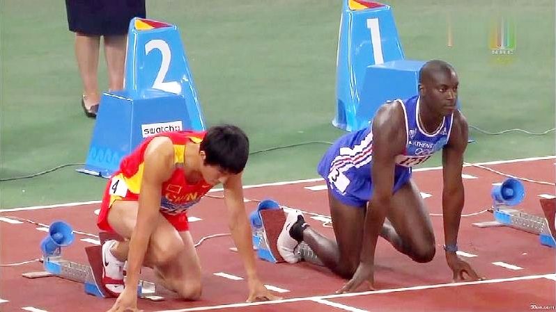 回顾:刘翔2004年雅典奥运会110米栏夺冠,太激动人心了!