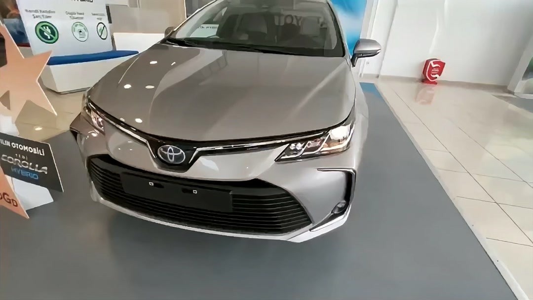 新车到2021款丰田卡罗拉混动版