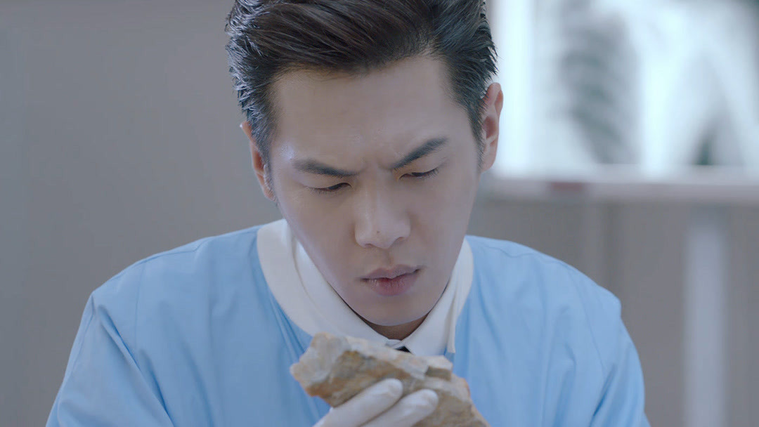 法医秦明03:男子游泳发现无头尸,尸体器官不见,体内全是石块