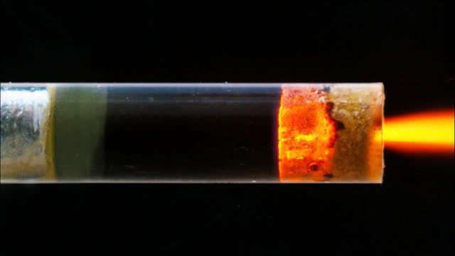 外国大叔制作火箭模型,模拟火箭发动机的运作过程,涨知识了
