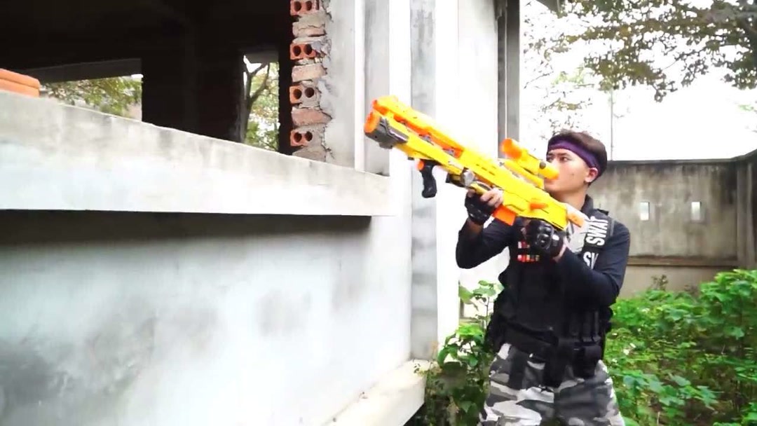 真人CS野战-王者狙击就是准,对狙就没有怕