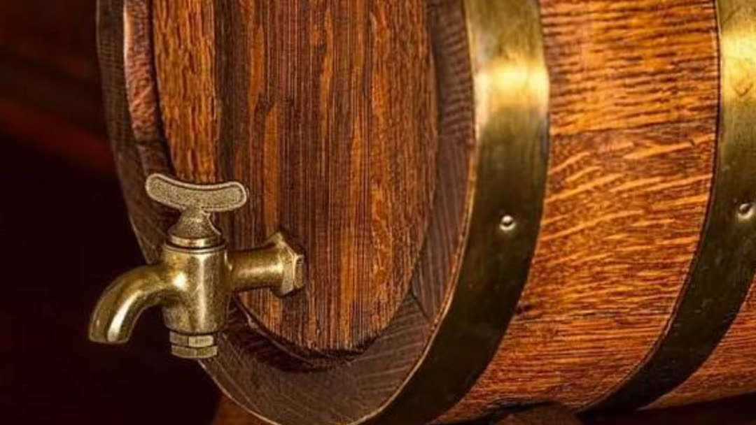 “树酒”你听说过吗?用木材酿酒,喝起来啥味?
