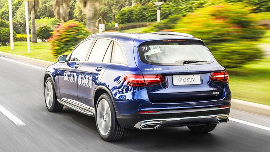 奔驰GLC一踩油门,动力并没有宣传的强劲,找了说明书才明白