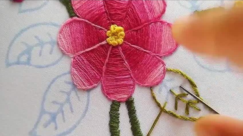 衣服过时了不好看绣上漂亮的花儿,一定美得不要不要的