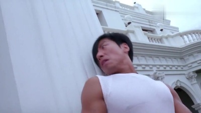影视:虎口逃生,美女竟被这样对待,死不瞑目呀
