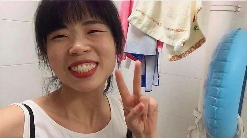 红妹高兴的去交灵活就业,社保局一查交不了,怎么回事?