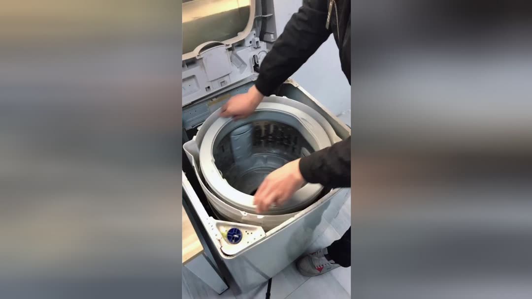 波轮洗衣机拆卸清洗过程