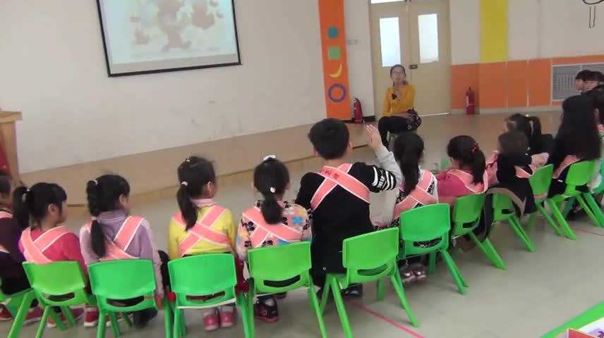 大班安全课《认识火》