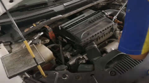 家电维修行业越来越难,80块钱给车做动平衡,随便偷学点修车技术