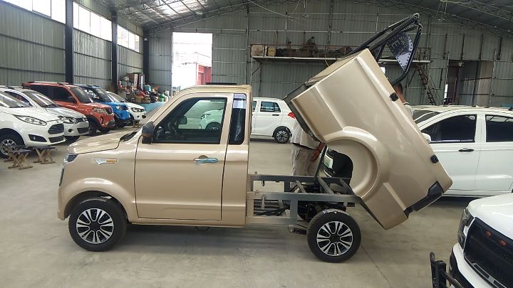 单排小皮卡,小伙子非要看底盘?今天带大家看看!