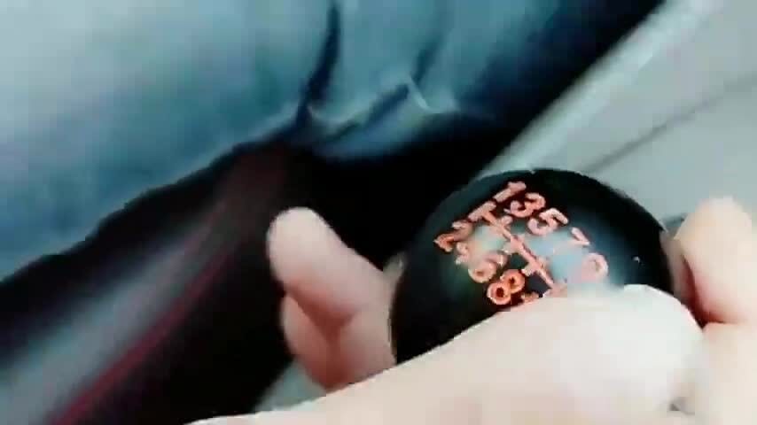 第一次开手动挡的车,这档位也太多了!这个是带飞天挡吗