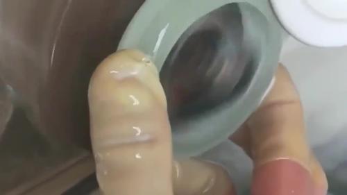 每个玉石手镯都要经过这样的打磨抛光,一波操作过后,成品太漂亮了