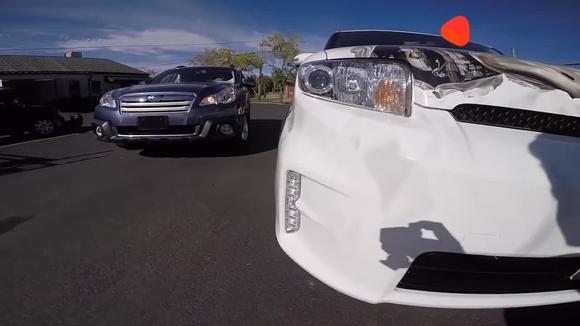 汽车车门严重凹陷,看师傅们如何快速修复,感觉换了辆新车!