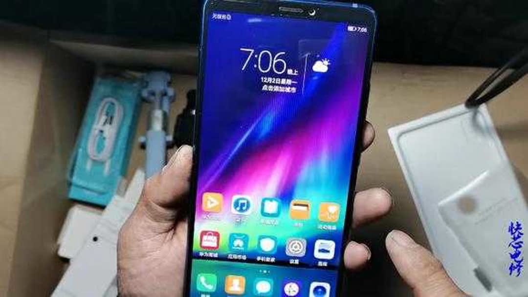 华为手机2700元降到1400元,还送礼品,再买一部送给小甜甜