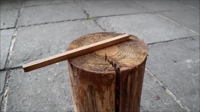 做一把神秘的十字木架(锯木头声音好好听呃)