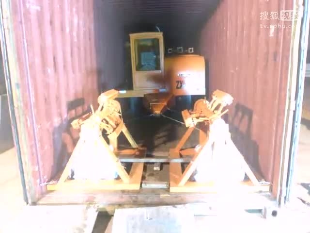 2014年热销车载式大跨度无梁拱形彩钢板设备、无梁起拱机